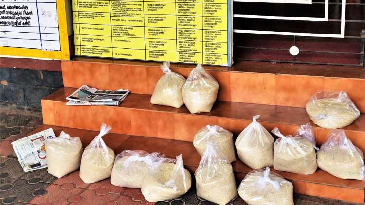 അരി ഉപേക്ഷിച്ചവർക്കെതിരെ കേസെടുത്തു | Ration Rice Case Registered ...
