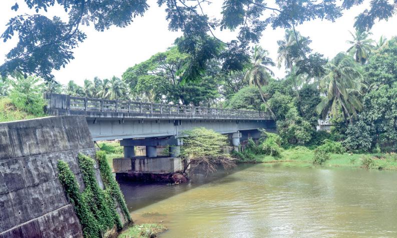 നോക്കുകുത്തിയായി തിരൂരിലെ പാലങ്ങള്‍ | Tirur Bridge issue | Madhyamam
