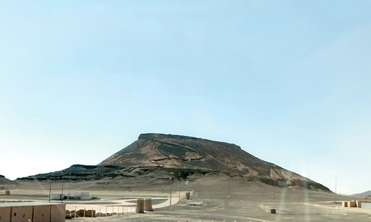 കാ ഫി ല ക ളു ടെ ന ഫൂ ദ് മ രു ഭൂ മി യും ക ട ന്ന് | Madhyamam