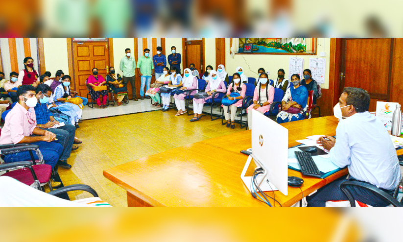 കലക് ടറേ, എങ്ങനെയാണ് ഐ.എ.എസ് നേടുക ? | kannur district collector S ...