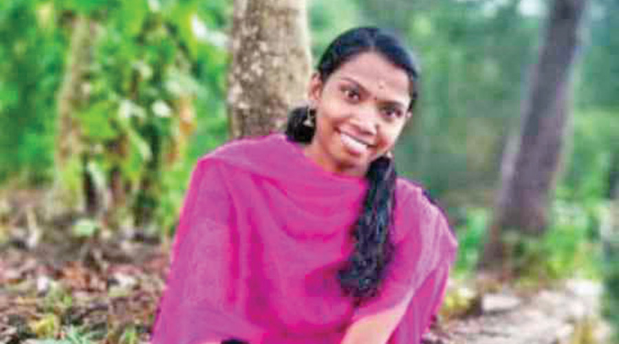 കാട്ടുനായ്ക്കരിലെ ആദ്യ ബി.ടെക് ബിരുദധാരിയായി ശ്രുതി | Shruti became the ...