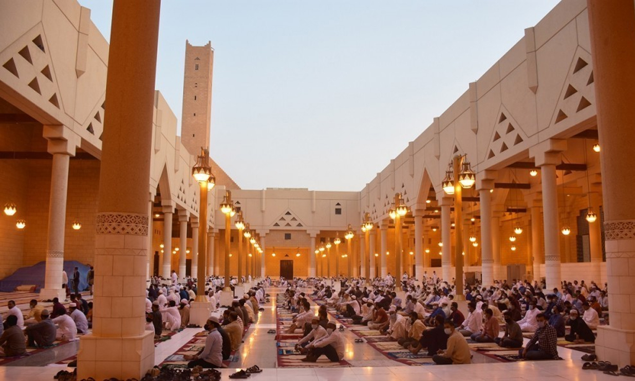 റിയാദിൽ 1645 ഇടങ്ങളിൽ ഈദ് നമസ്കാരം | Eid prayers in 1645 places in ...