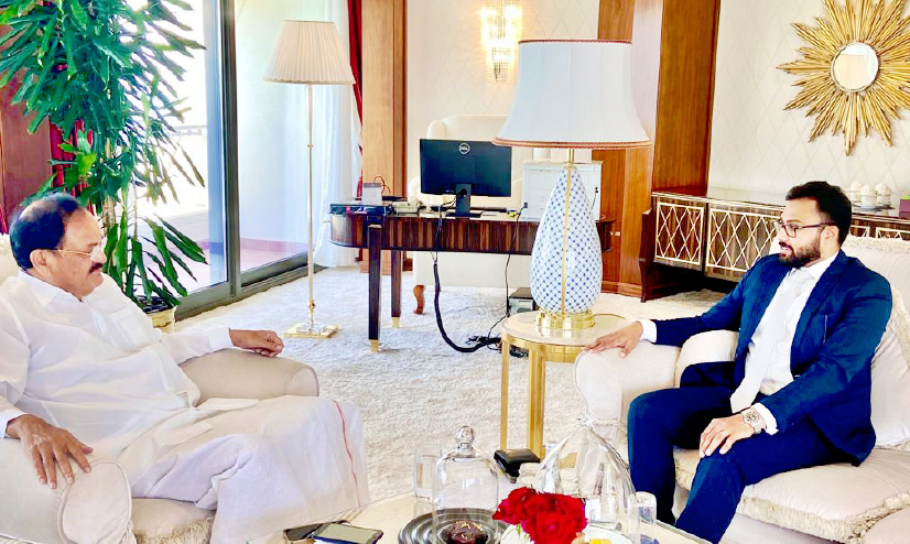 ഉപരാഷ്ട്രപതിയെ സന്ദർശിച്ച് ജെ.കെ. മേനോൻ | Visits Vice President JK ...