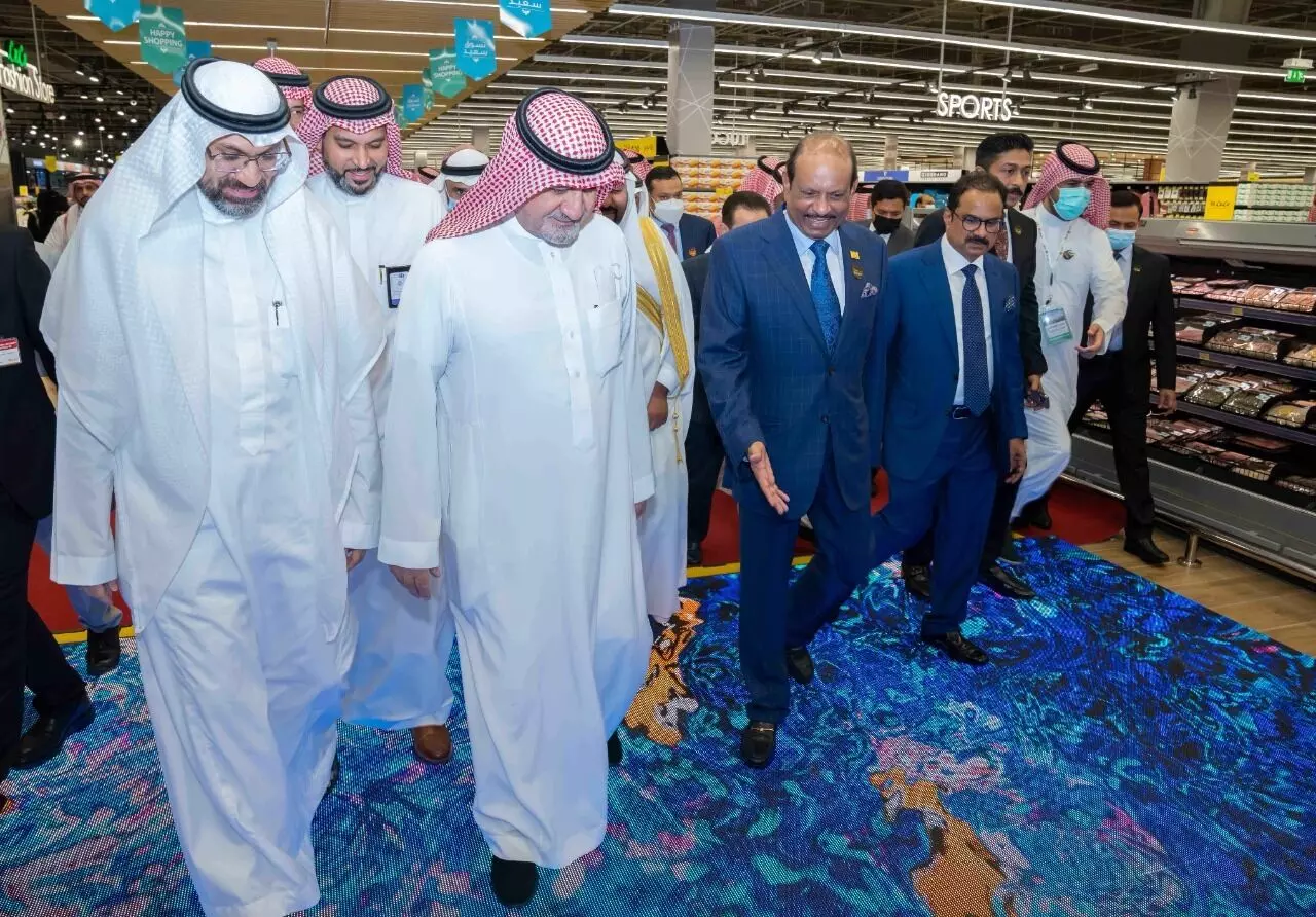 New Lulu Hypermarket opens in Jeddah; 27 Lulu hypermarkets in Saudi Arabia | Lulu market opened ...