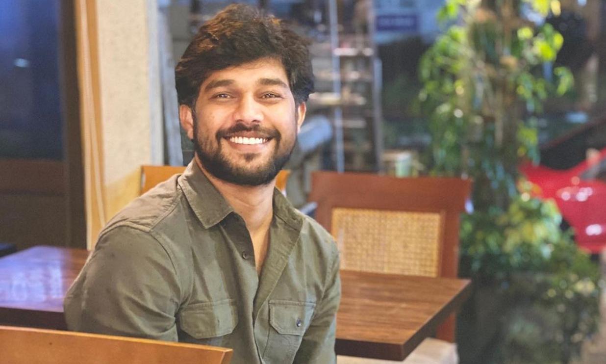 പ്രിയൻ ഓട്ടത്തിലാണെങ്കിലും പെരുന്നാളിന് വീട്ടിലാണ് | actor sharafudheen ...