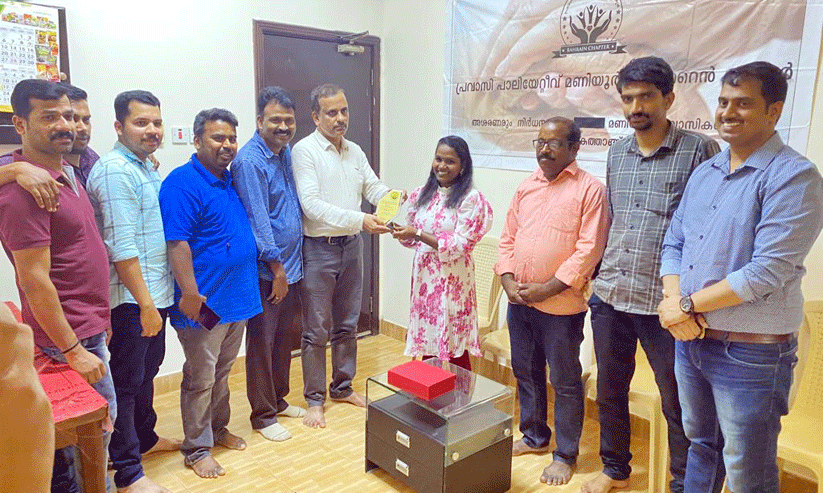 ലി സ്ന മ ണി യൂ രി ന് സ്വീ ക ര ണം ന ൽ കി | gave acceptance to Lisna ...