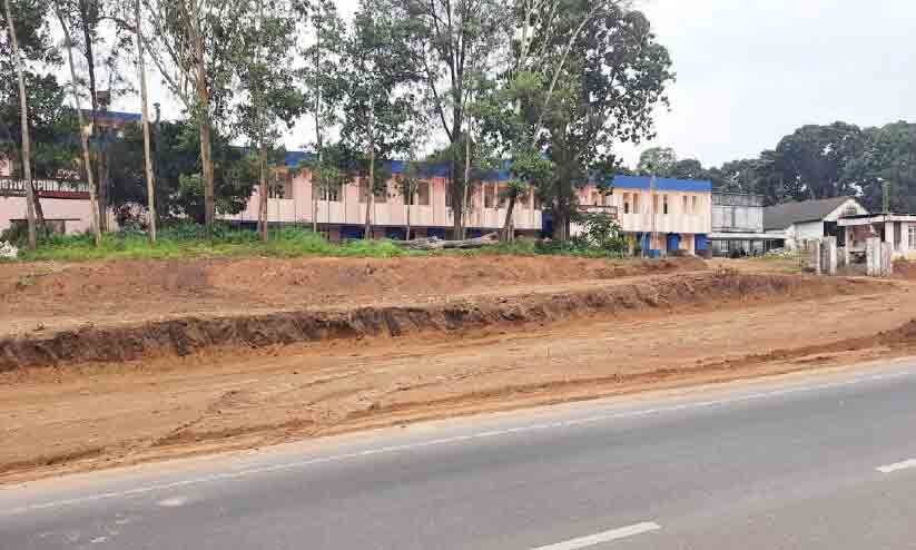 ദേശീയപാത നിര്‍മാണത്തിന്റെ മറവില്‍ പകൽക്കൊള്ള; കണ്ണടച്ച് അധികൃതര് ...