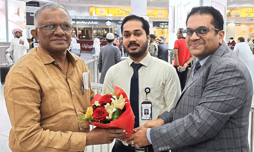 യൂറോളജിസ്റ്റ് ഡോ. രാജു അബ്രഹാം സാല്‍മിയ സൂപ്പര്‍ മെട്രോയില്‍ ചാര് ...