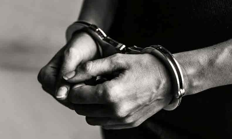 അ ന ധി കൃ ത സി ഗ ര റ്റ് ക ട ത്ത് പി ടി കൂ ടി | Caught smuggling illegal ...