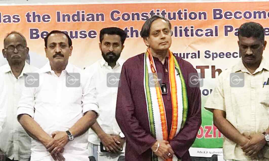 തരൂർ ഇറങ്ങിത്തിരിച്ചത് ഇന്ത്യയെയും കോൺഗ്രസിനെയും രക്ഷിക്കാൻ -എം.കെ രാഘവ ...