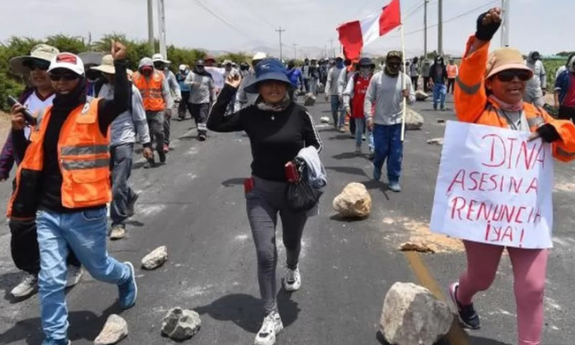 agitation; Thousands trapped in Peru | Thousands stranded in Peru ...