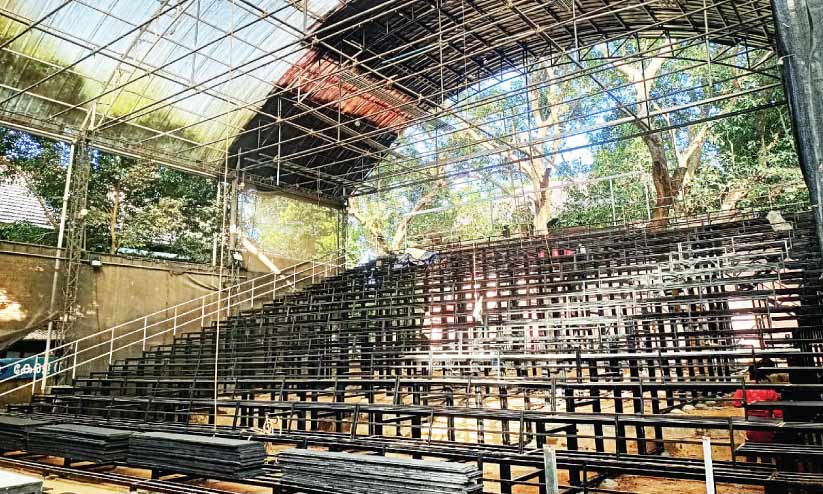 മു ഖം മി നു ക്കി മു ര ളി തി യ റ്റ ര്‍ | Murali Theatre renovated ...