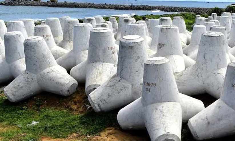 ചെല്ലാനം ടെട്രാപോഡ് കടല്‍ഭിത്തി നിര്‍മാണം അവസാനഘട്ടത്തിൽ | Construction ...