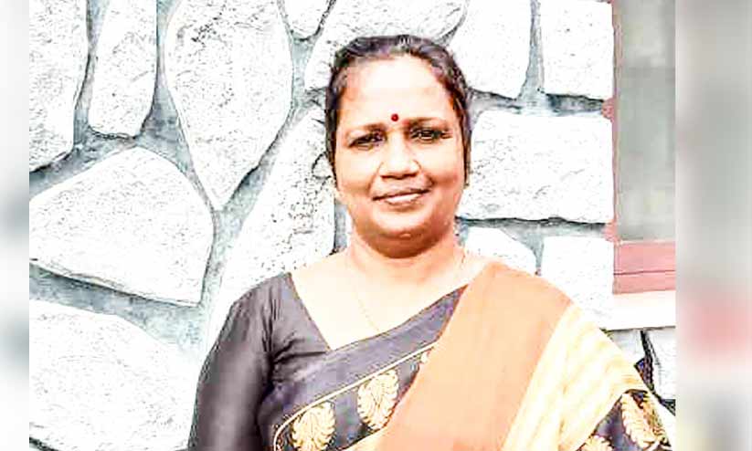 അരങ്ങിലെ നായിക; അതിജീവനത്തിലും | drama actress sridevi ranni | Madhyamam