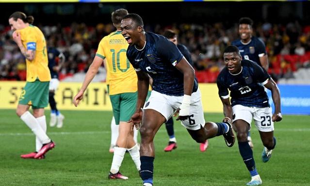 The Australian coach sent the football players who lost the game to the ...