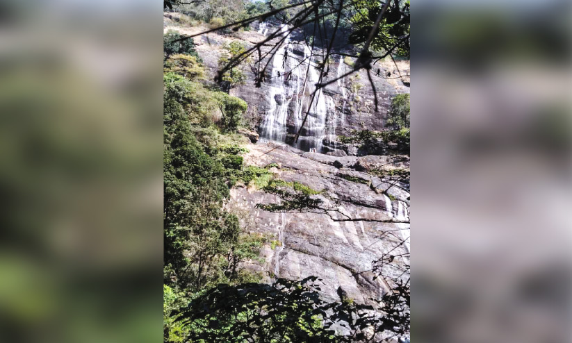 കാ ണാ നാ കു മോ ആ മ നോ ഹ ര കാ ഴ്ച? | Atla Waterfalls | Madhyamam