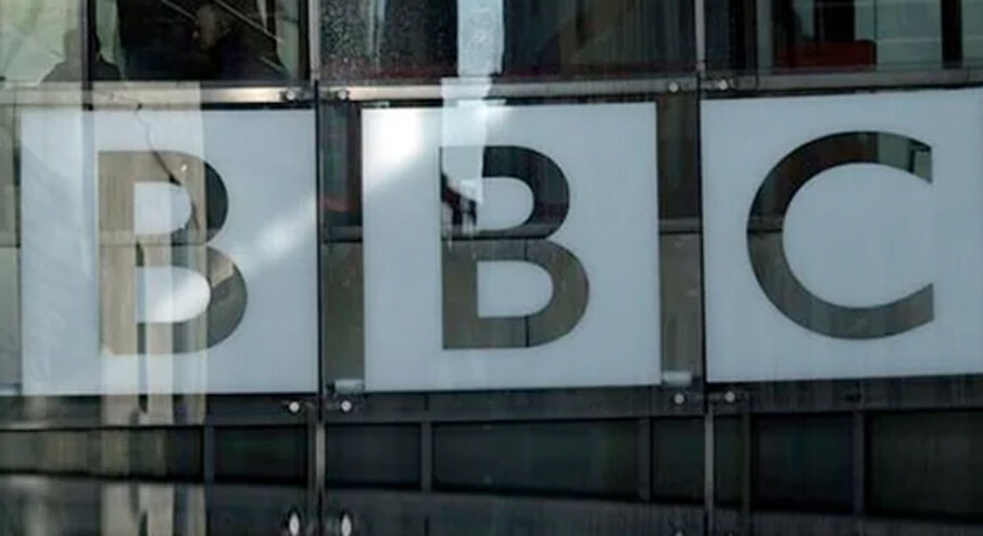 കൗമാരക്കാരനോട് ലൈംഗിക ചിത്രങ്ങൾ ആവശ്യപ്പെട്ട അവതാരകനെ ബി.ബി.സി ...