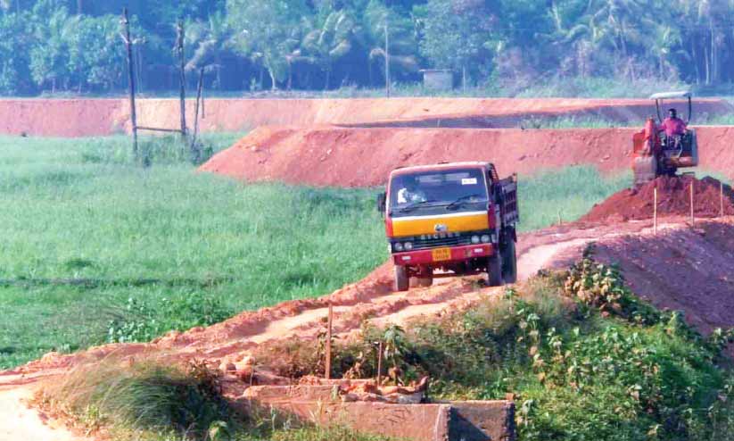 ന ര ണി പ്പു ഴ- കു മ്മി പ്പാ ലം കോ ൾ പ ട വി ലെ സ്ഥി രം ബ ണ്ട്; നി ർ മാ ...