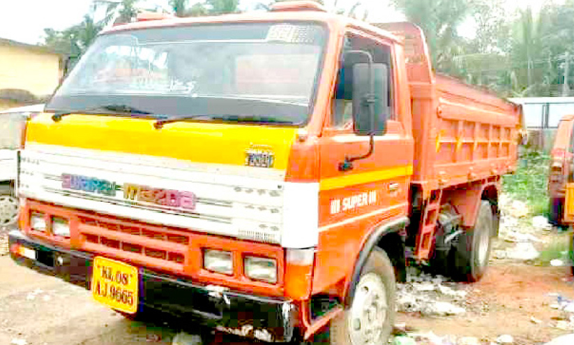 മ ണ ൽ ക ട ത്തു ന്ന തി നി ടെ മി നി ലോ റി പി ടി കൂ ടി | Mini lorry caught ...