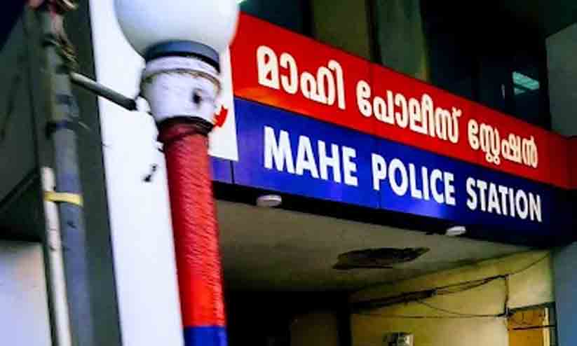 നാടുവിട്ട യുവതി ബംഗളൂരുവിലേക്ക് കടന്നു; ബസ് പിന്തുടർന്ന് പൊലീസ് ...