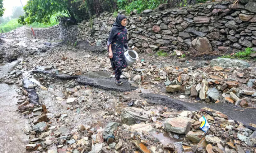 റായിഗഡിലെ മണ്ണിടിച്ചിൽ: 27 മരണം | Raigad landslide: Death toll rises to 27 | Madhyamam