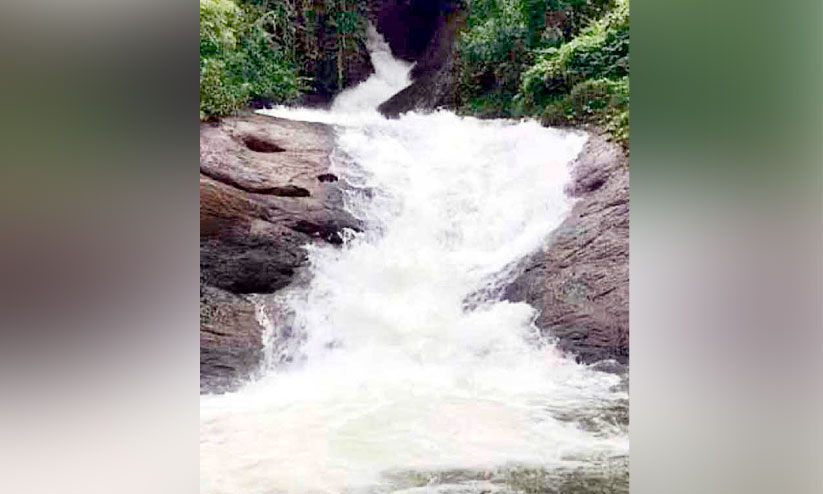 കാഴ്ചവിരുന്നൊരുക്കി ശൂലം വെള്ളച്ചാട്ടം | Crowd of visitors to see ...