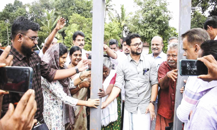 ലൈ ഫ് പ ദ്ധ തി: ഓ ടു പാ റ ല ക്ഷം വീ ട് കോ ള നി യി ൽ 24 വീ ടു ക ൾ നി ...