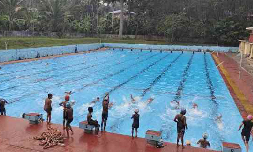 പച്ച നീന്തല്‍ക്കുളത്തിലെ പരിശീലനം കൗണ്‍സിലിലെ കുട്ടികൾക്ക് മാത്രം ...