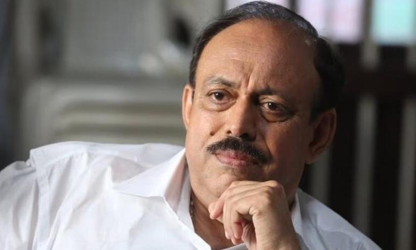 'മലയാളത്തിലെ ഒരു ചിത്രം പോലും നൂറ് കോടി നേടിയിട്ടില്ല'; സുരേഷ് കുമാ ...