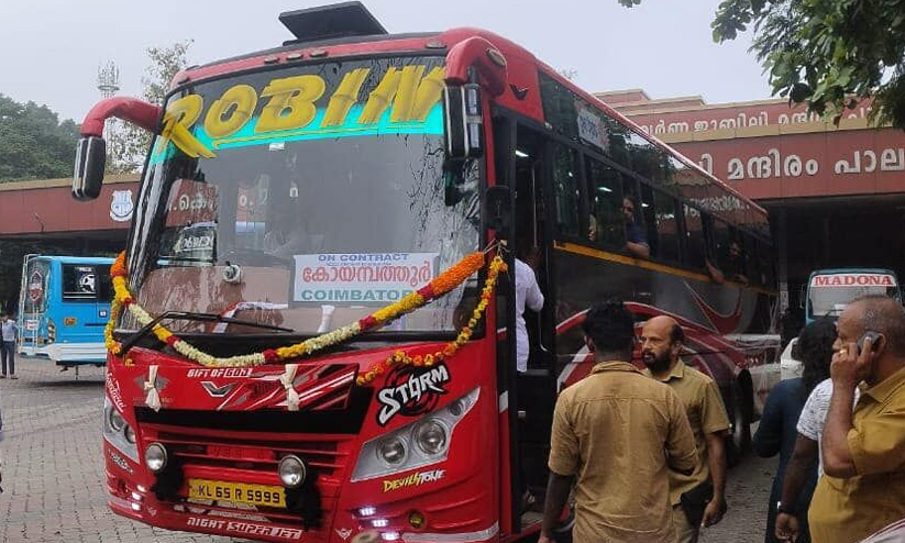 റോബിൻ ബസ് ഞായറാഴ്ചയും ഓടി; മത്സരിക്കാൻ കെ.എസ്.ആർ.ടി.സിയും | The Robin ...