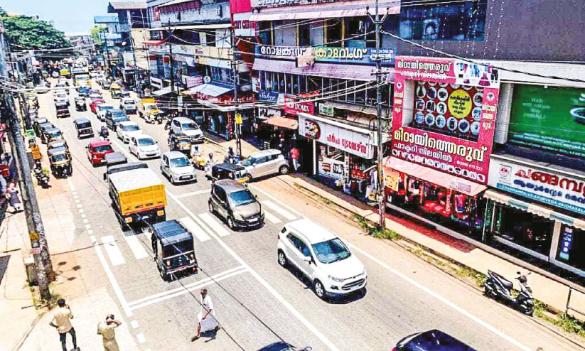 വേ ങ്ങ ര ടൗ ൺ;അ ന ധി കൃ ത ഓ ട്ടോ പാ ർ ക്കി ങ്ങി നും വ ഴി യോ ര ക ച്ച വ ട ...
