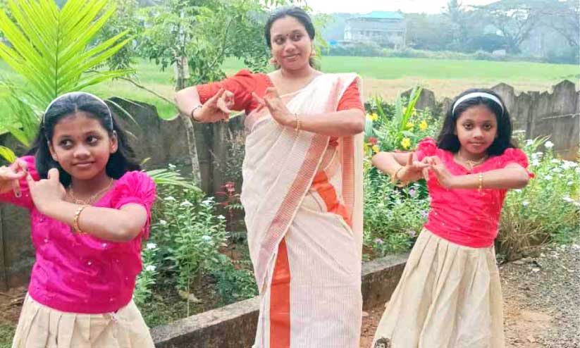 ഒ രു മി ച്ച് ആ ദ്യ ചു വ ടു ക ൾ വെ ച്ച വ ർ നൃ ത്ത വേ ദി യി ലേ ക്ക് അ മ്മ ...