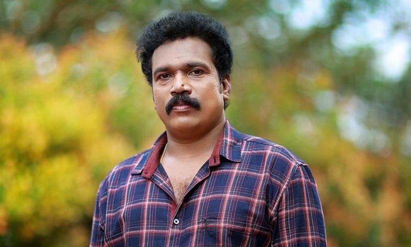 പണം കടം വാങ്ങിയതിന്റെ തെളിവ് എന്റെ ഫോണിലുണ്ട്, അന്നം തരുന്ന കാമറ ഞാൻ തക ...