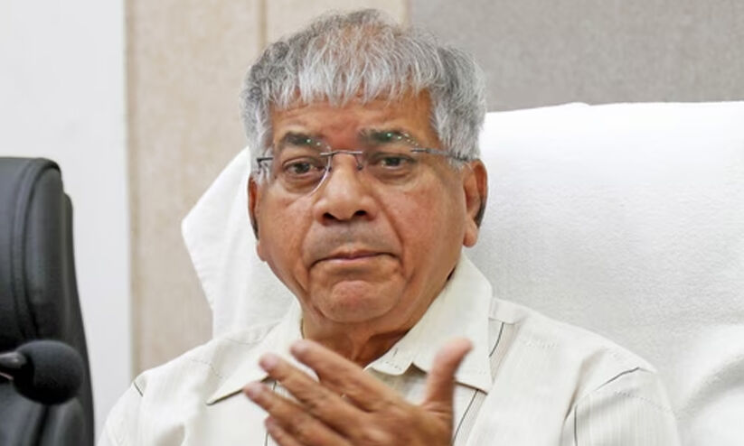 മഹാവികാസ് അഘാഡിക്ക് തിരിച്ചടി; പ്രകാശ് അംബേദ്കറിന്‍റെ വി.ബി.എ ഒറ്റക്ക് ...