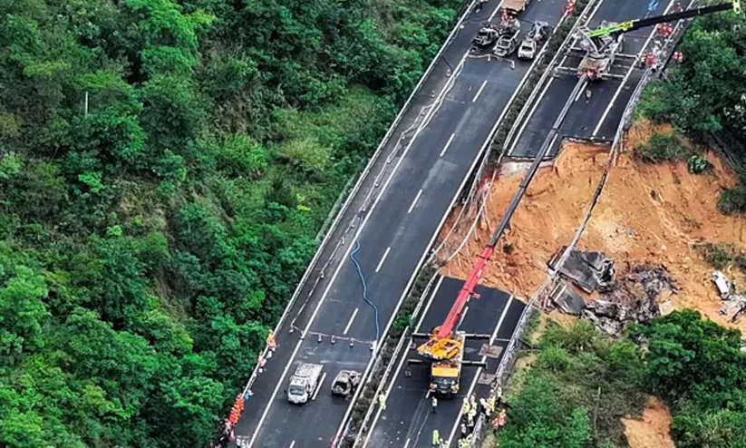 ചൈനയിൽ ഹൈവേ ഇടിഞ്ഞുതാഴ്ന്ന് 48 മരണം; 20ലേറെ വാഹനങ്ങൾ താഴ്ചയിലേക്ക് വീണു ...