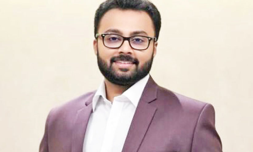 വ യ നാ ട് ദു ര ന്തം; ഒ രു കോ ടി രൂ പ സഹായവുമായി ജെ. കെ. മേ നോ ന് ...