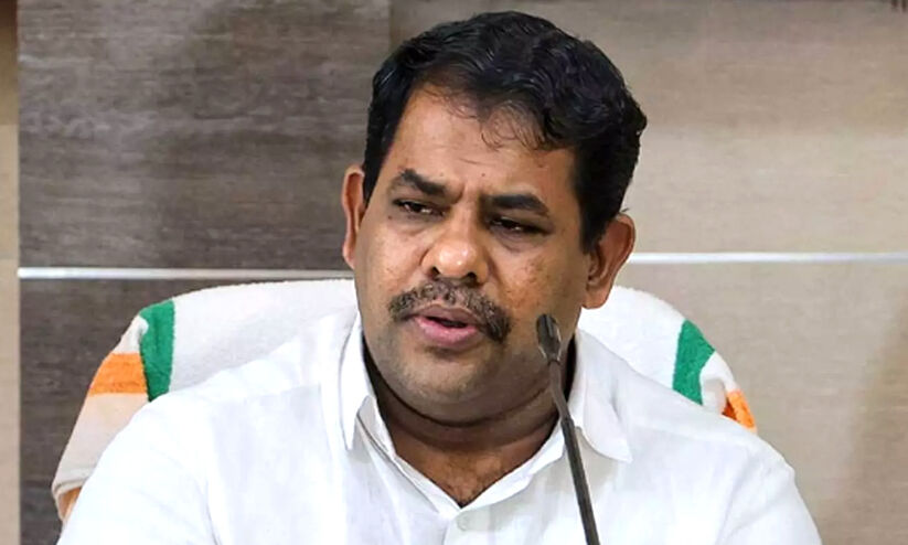 പിണറായി സർക്കാർ മാധ്യമസ്വാതന്ത്ര്യത്തെ കൊലപ്പെടുത്തുന്നു -റസാഖ് പാലേരി ...