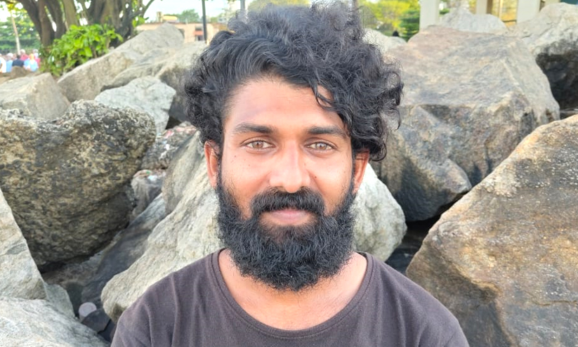 366 ഗ്രാം 'മലാന ക്രീമു'മായി കോഴിക്കോട് ബീച്ചിൽ യുവാവ് പിടിയിൽ | youth ...