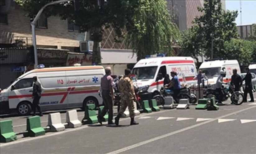 ഇ റാ നി ൽ പൊ ലീ സ് വാ ഹ ന വ്യൂ ഹ ത്തി ന് നേ രെ ആ ക്ര മ ണം; 10 മ ര ണം ...