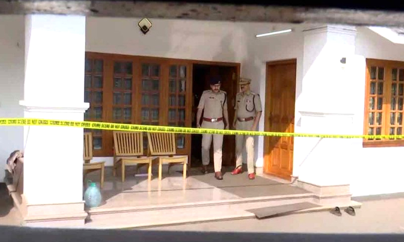 മോഷ്ടിച്ച 300 പവനും ഒരു കോടിയും സൂക്ഷിച്ചത് വീട്ടിൽ കട്ടിലിനടിയി ...