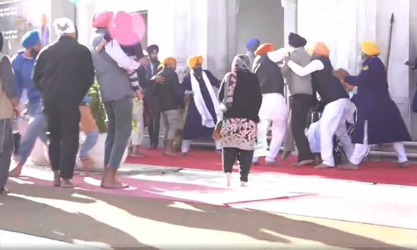 സുഖ്ബീര്‍ സിങ് ബാദലിന് നേരെ വെടിവെപ്പ്; വധശ്രമം അരങ്ങേറിയത് സുവർണ്ണ ക്ഷേത്രത്തിൽ -VIDEO ...