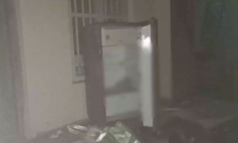 എറണാകുളത്ത് ആൾതാമസമില്ലാത്ത വീട്ടിലെ ഫ്രിഡ്ജിൽ തലയോട്ടിയും അസ്ഥിയും ...