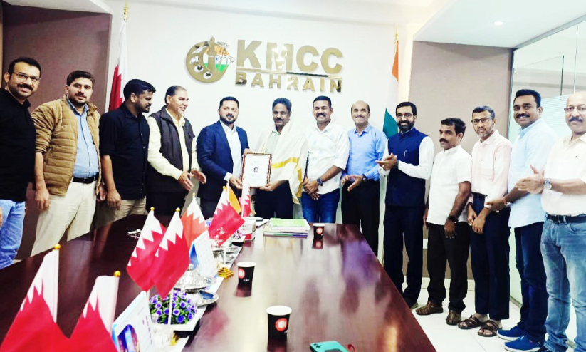 ബി നീ ഷ് തോ മ സി ന് കെ. എം. സി. സി യാ ത്ര യ യ പ്പ് ന ൽ കി | KMCC ...