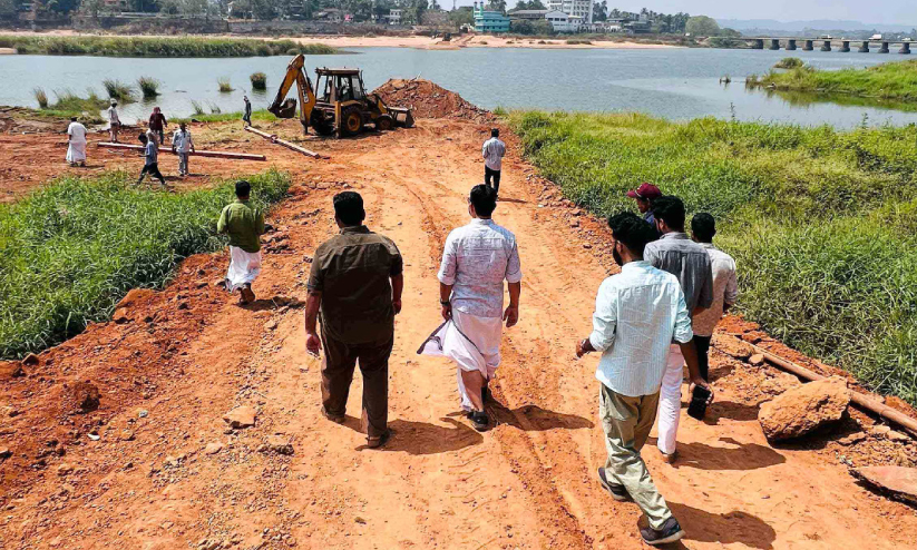 പ ട്ടാ മ്പി പാ ലം: പൈ ലി ങ് പ്ര വൃ ത്തി തു ട ങ്ങി | Pattambi Bridge ...