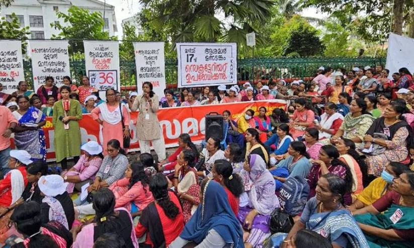 നിരാഹാര സമരം ആരംഭിച്ച് ആശമാർ, ആദ്യഘട്ടത്തിൽ മൂന്നുപേർ; ആരോഗ്യ മന്ത്രി ഡ ...
