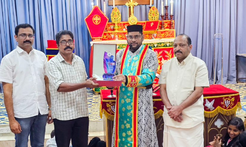സ്റ്റീ ഫ ൻ മാ ത്യു വി ന് യാ ത്ര യ യ പ്പ് ന ൽ കി | Stephen Mathew given ...