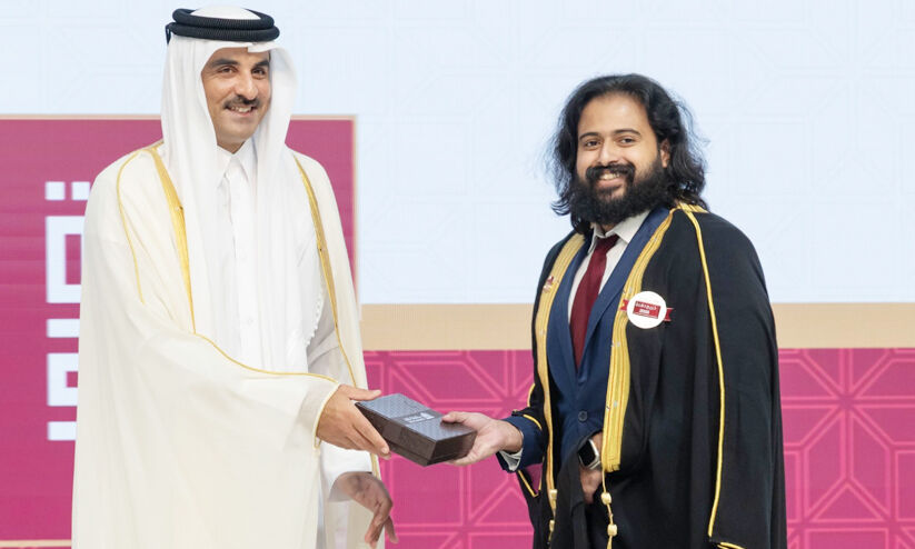 കായിക നയതന്ത്രത്തിൽ ഗവേഷണം; അമീറിൽ നിന്ന് സ്വർണമെഡൽ ഏറ്റുവാങ്ങി തോമസ് ...