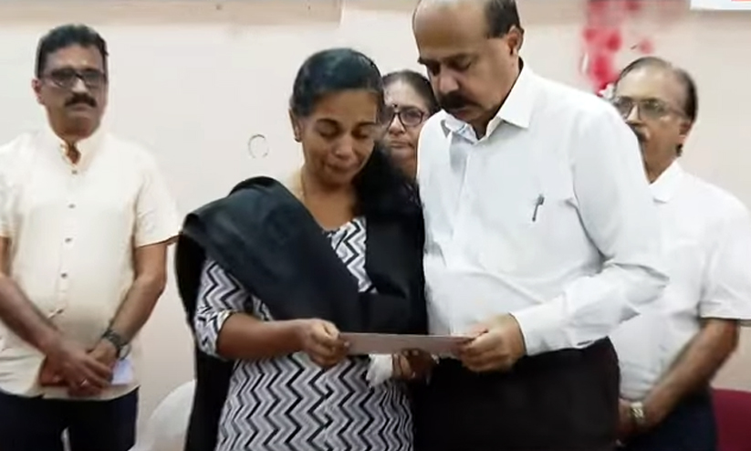 കളർകോട് അപകടം: മരിച്ച മെഡിക്കൽ വിദ്യാർഥികളുടെ കുടുംബങ്ങൾക്ക് സഹായധനം ന ...