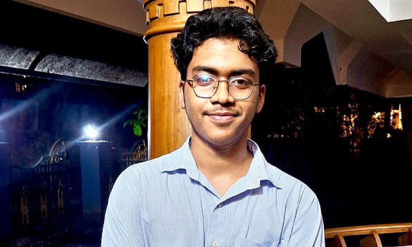 പ്ല സ്‌ ടു വി ന് മു ഴു വ ൻ മാ ർ ക്ക് ; അ ഭി മാ ന മാ യി മു ഹ മ്മ ദ് മു ...