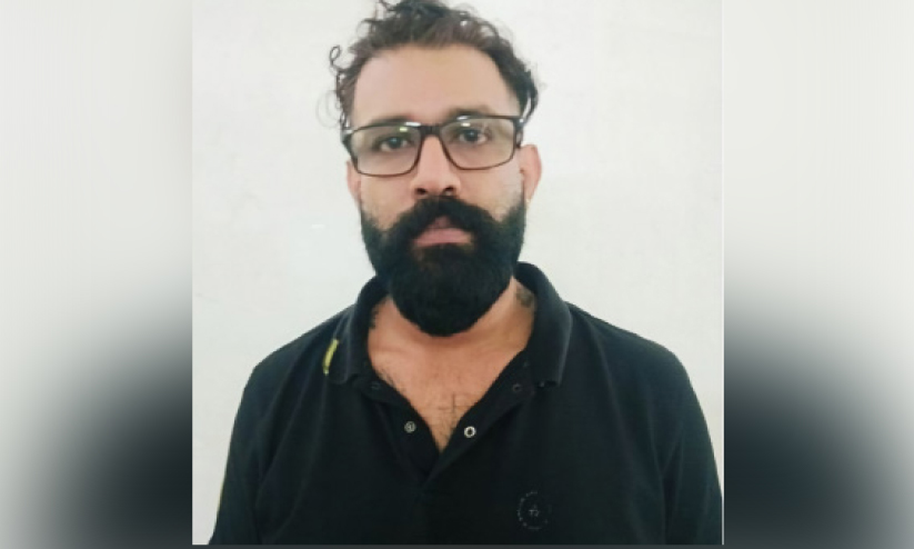 200 കോ ടി യു ടെ ത ട്ടി പ്പ് കേ സ് അ ന്വേ ഷ ണ ത്തി ന് ഇ ട ക്കാ ല സ്റ്റേ ...